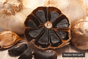 Efek Samping dan 14 Manfaat Black Garlic bagi Kesehatan - BAMS